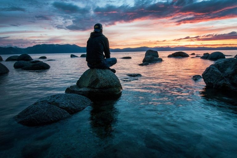 Top 10 Best Free Meditation Apps - Rehack