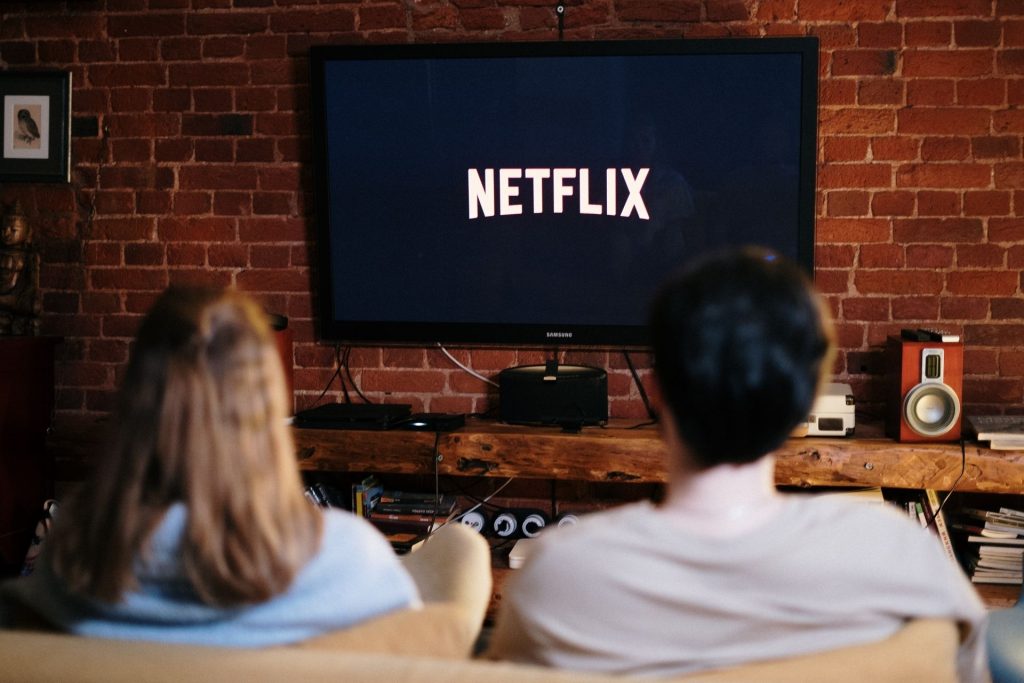 Google Chromecast vs. Amazon Fire TV Stick Lite - Rehack