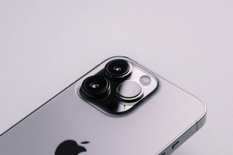 iPhone 13 Lightning Port Issues: 3 Top Solutions - Rehack