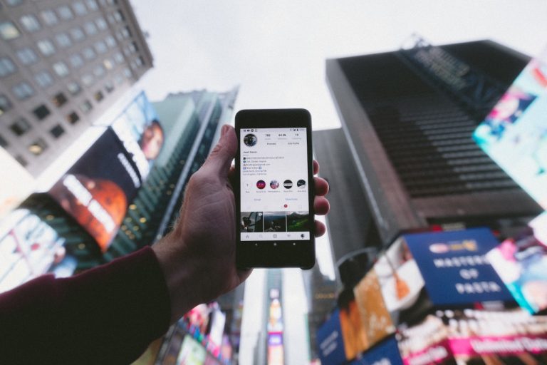 How to Repost a Story on Instagram - Rehack